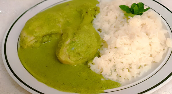Receta Fácil de Pollo en Salsa Verde Paso a Paso - Tu Revista de Cocina